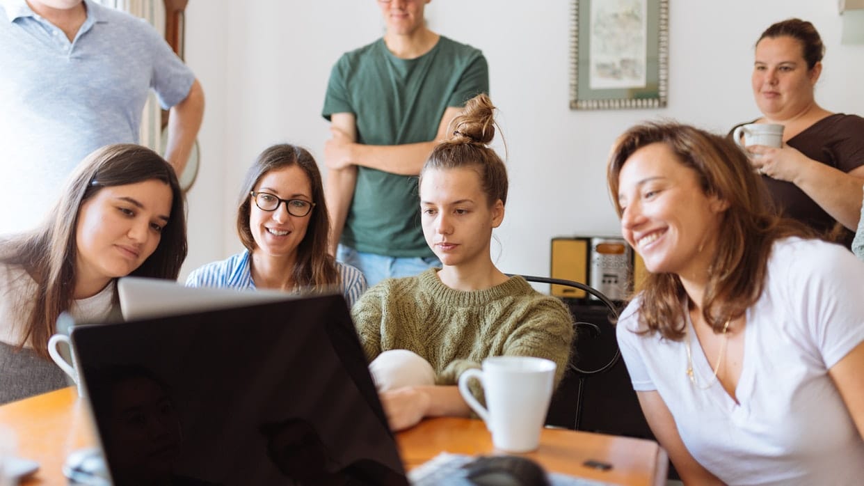 AEE 1072: How to Address a Group of People in the US | All Ears English ...